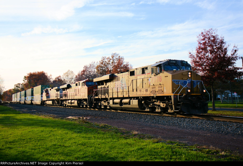 UP 7778 BNSF 7240 BNSF 637 NS Train 212